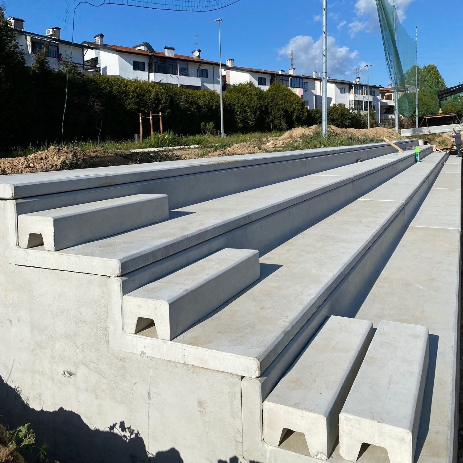 Gradin préfabriqué - A Cimenteira do Louro - en béton armé / droit