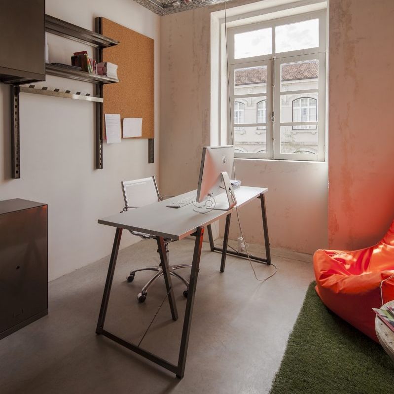 Table d'enseignement contemporaine - GNR - Iduna S.A. - en stratifié ...