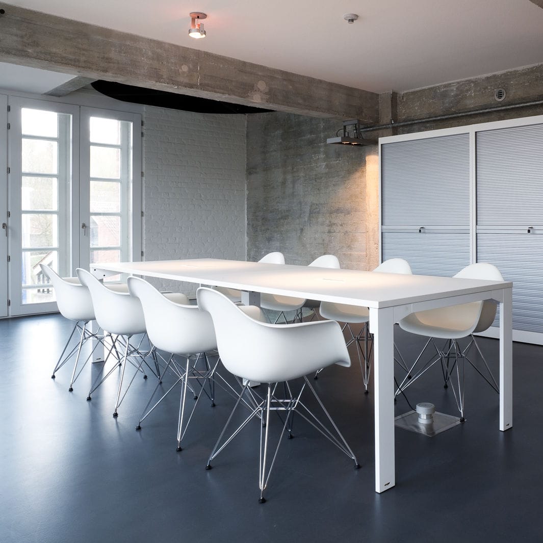 Table de réunion contemporaine - ADRIANO - Iduna S.A. - en stratifié ...