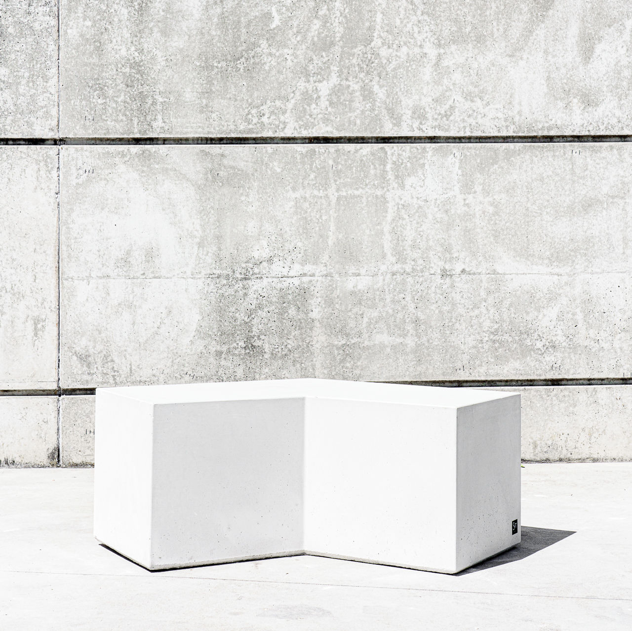 Banc public contemporain - FORM : 542 - SIT - en béton