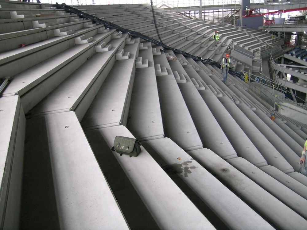 Gradin préfabriqué / en acier / en béton armé / courbé - UNITS - concast