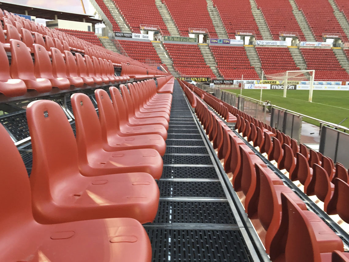 Gradin démontable / en polypropylène / en acier / courbé - HC85|32 ...