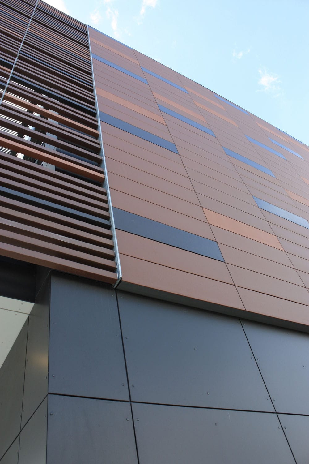 Brise-soleil en terre cuite / pour façade - GK - Isiklar Building ...