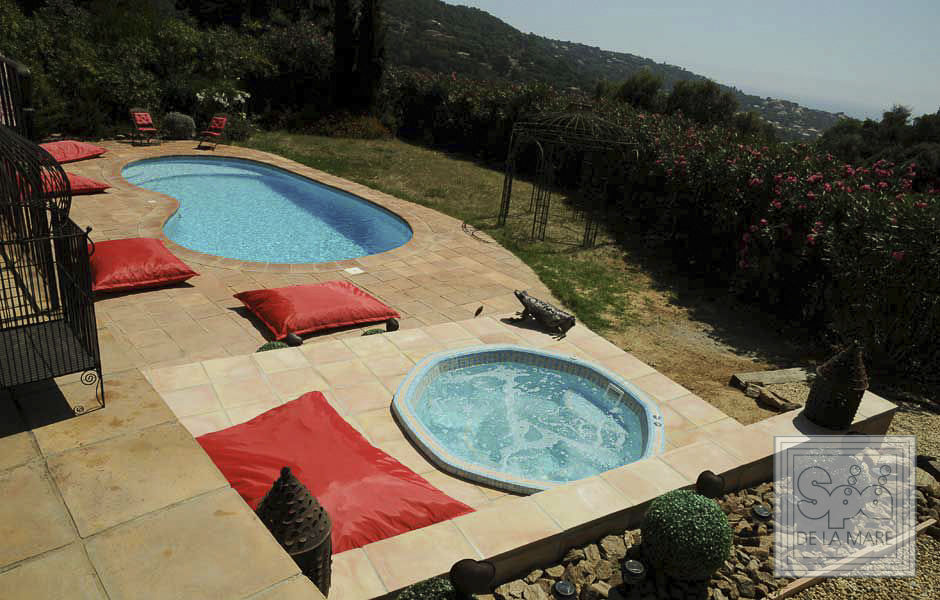 Spa encastrable - OCTAVIA - Spa De La Mare - octogonal / 8 places / en ...