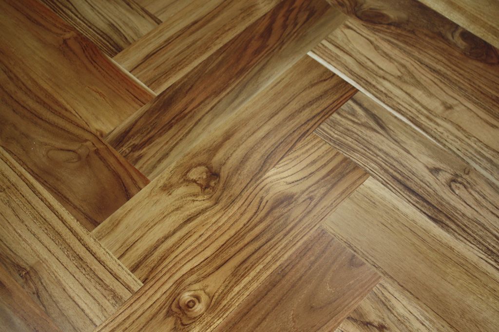 Parquet contrecollé - DECK HERRINGBONE: TEAK NATURAL - TEKA Parquet - en teck / point de Hongrie ...