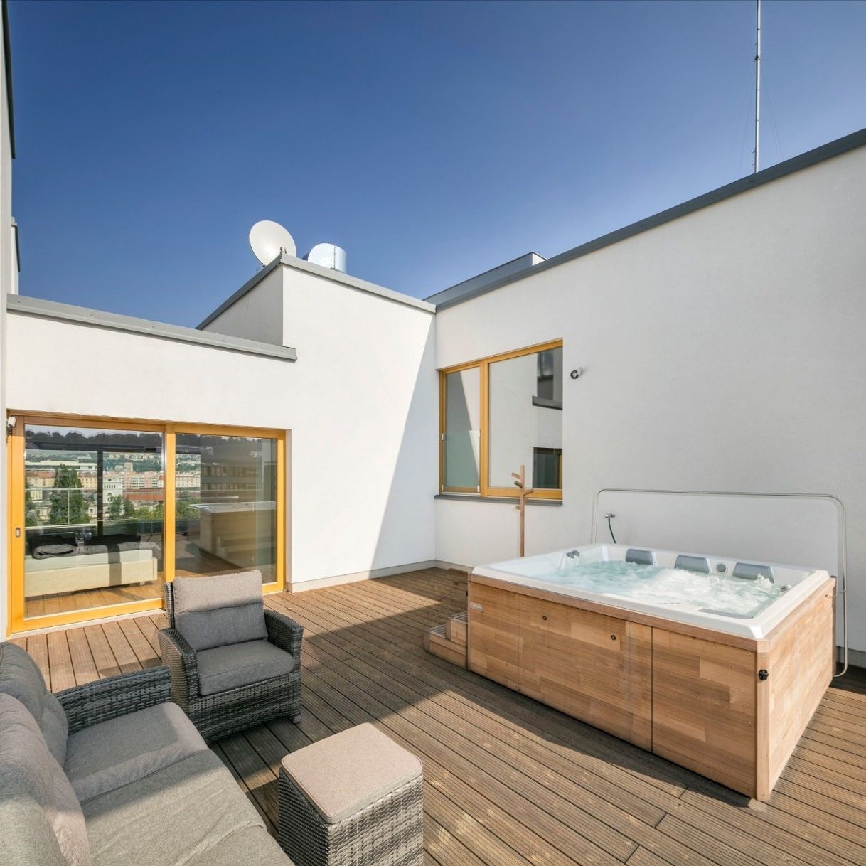 Spa hors-sol - PerseaiN - USSPA, s.r.o. - rectangulaire / 5 places / en ...