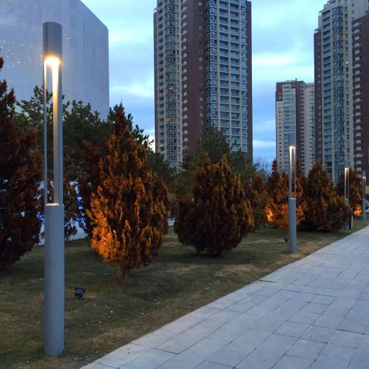 Colonne lumineuse contemporaine - ILIA - BSI LIGHTING TECHNOLOGIES INC ...