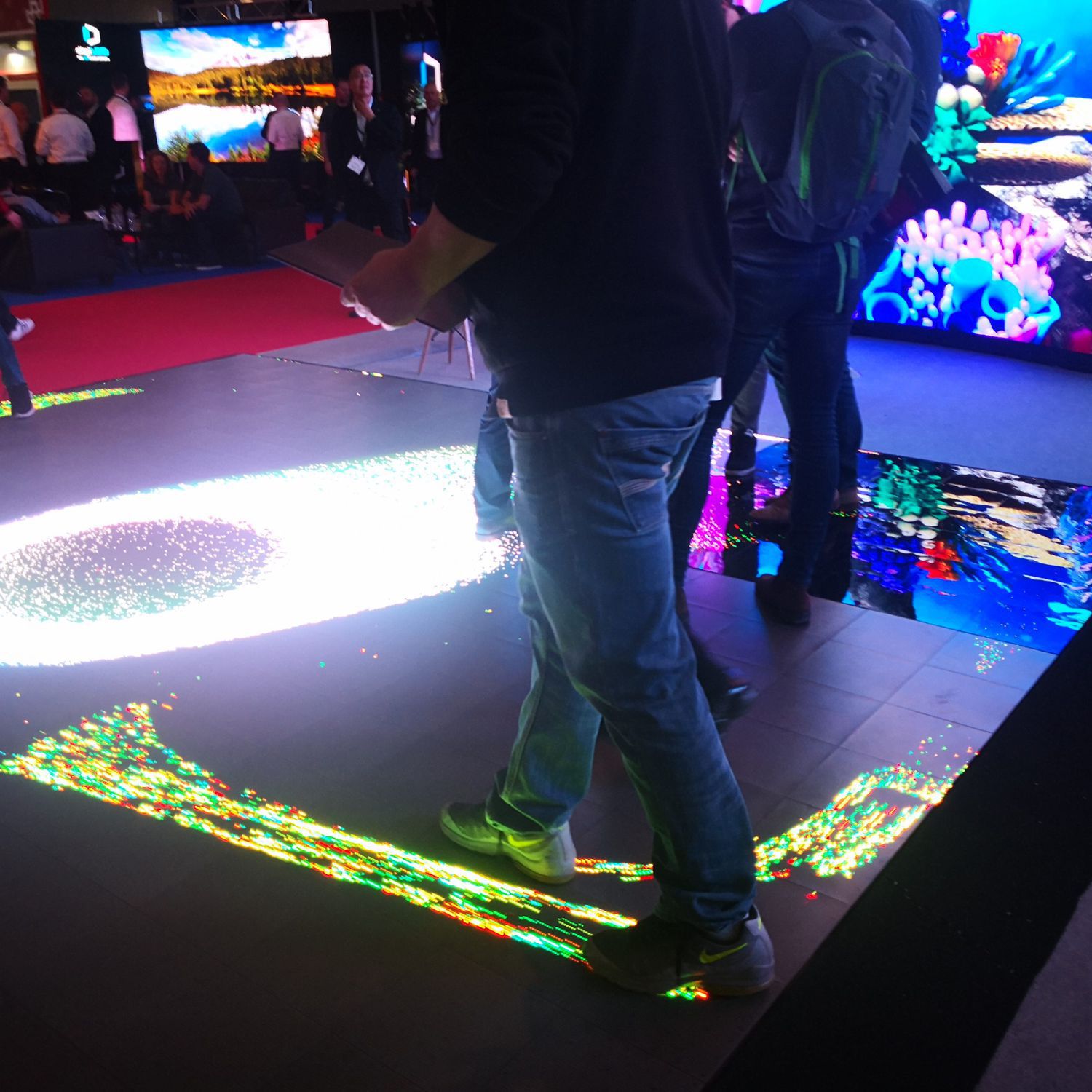 Panneau led au sol - I SERIES - Street Communication - interactif