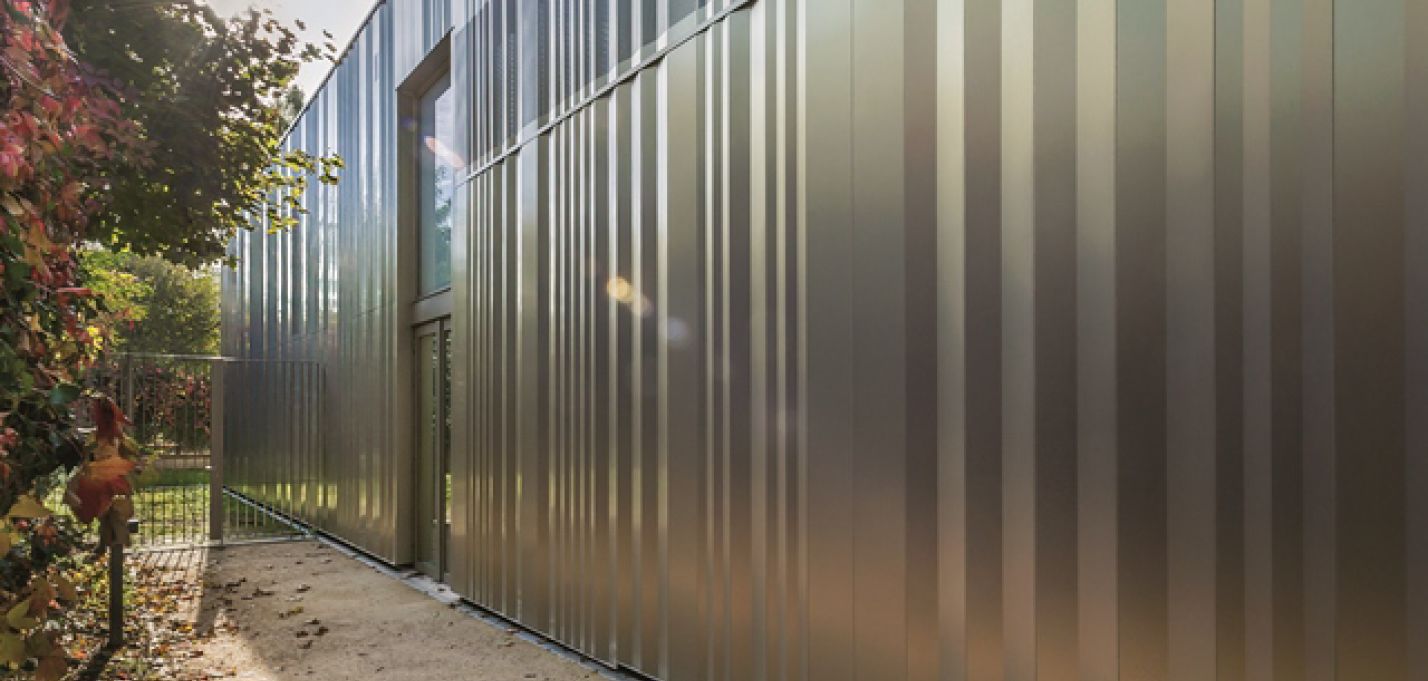 Bardage en lames / en acier / prélaqué / gris - CHAOTIC ...