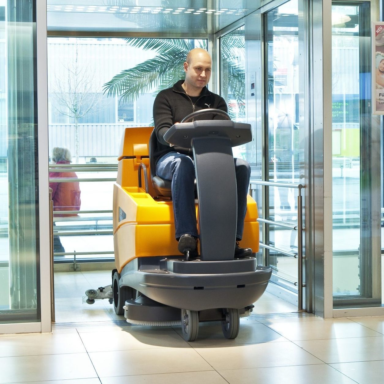 Autolaveuse autoportée - swingo 4000 - TASKI - combinée / sur batterie