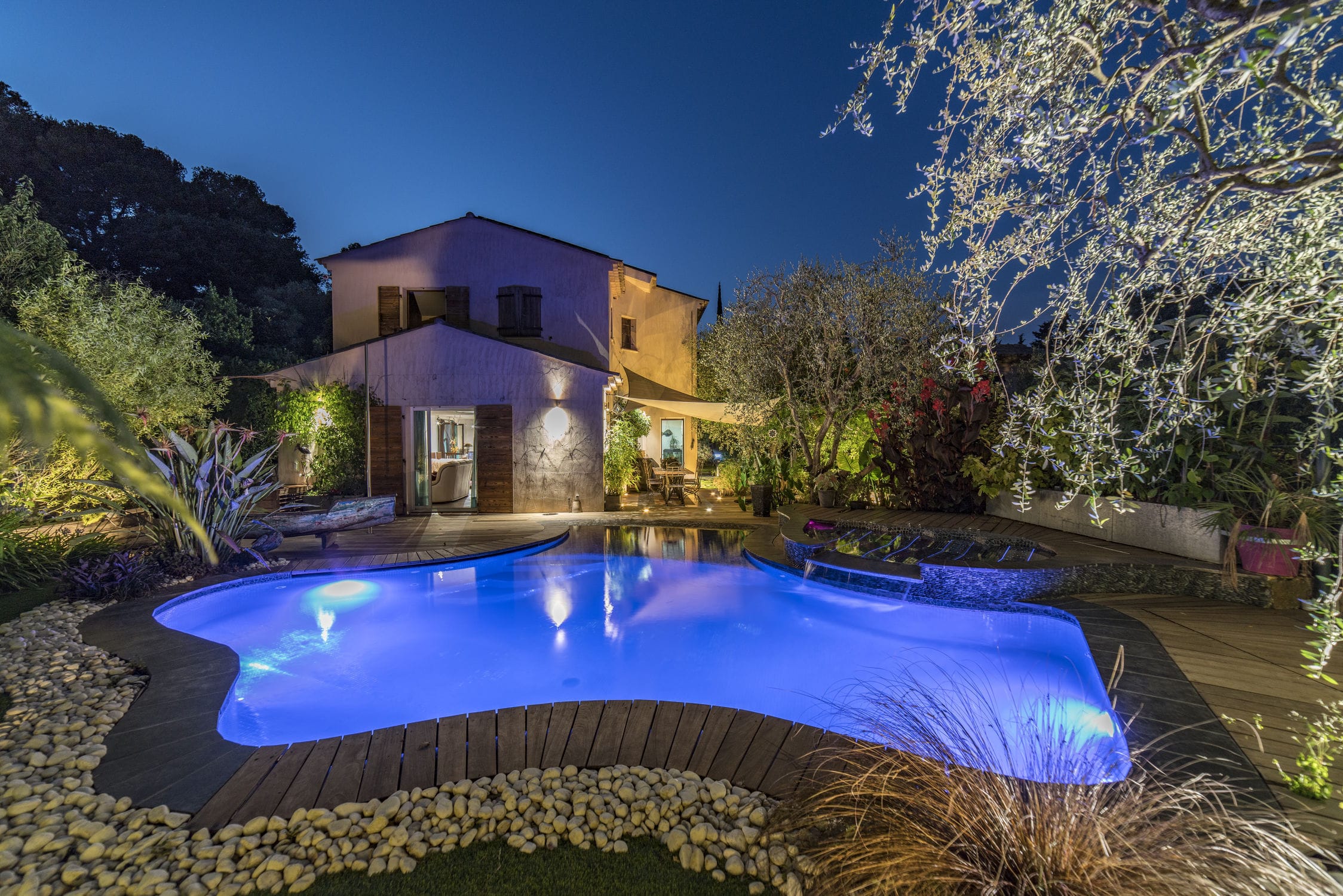 Piscine sur mesure - DE NUIT - Diffazur Piscines - d'extérieur ...