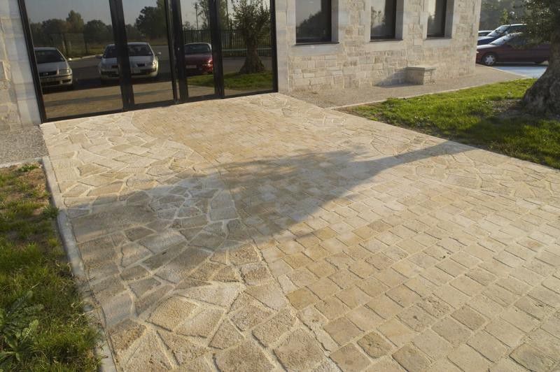 Pavage en pierre / antidérapant / pour piétons / texturé - AUBEROCHE B1 ...