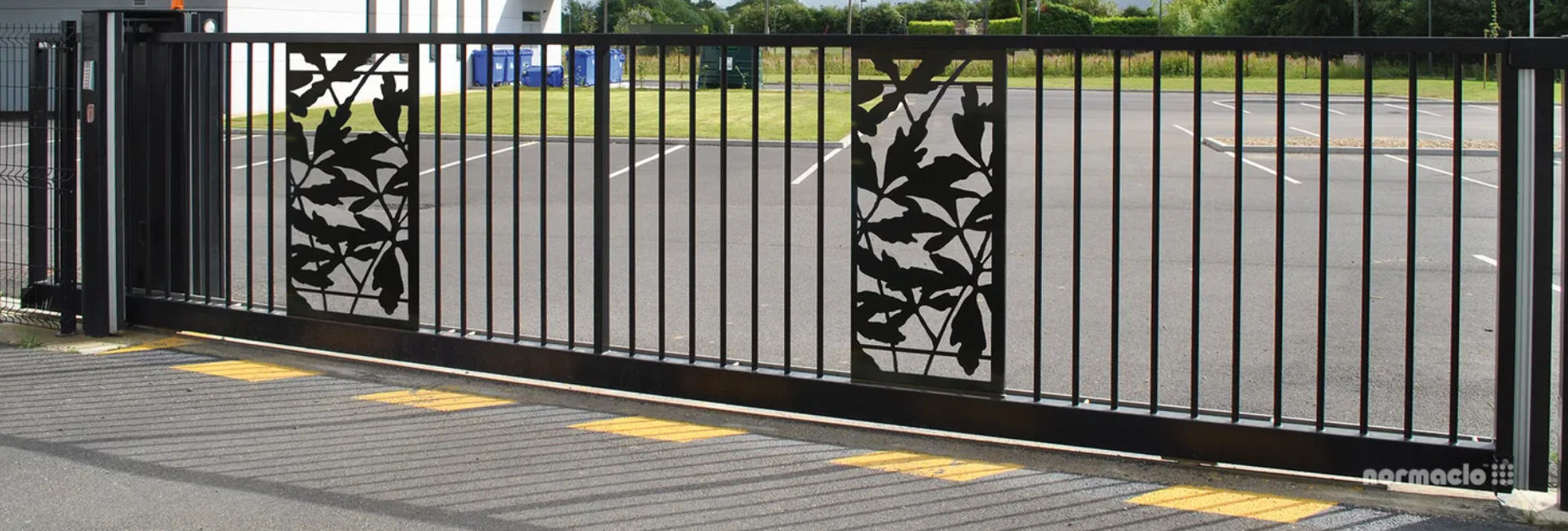 Portail roulant - FLORILEGE™ - NORMACLO - en aluminium / en acier ...