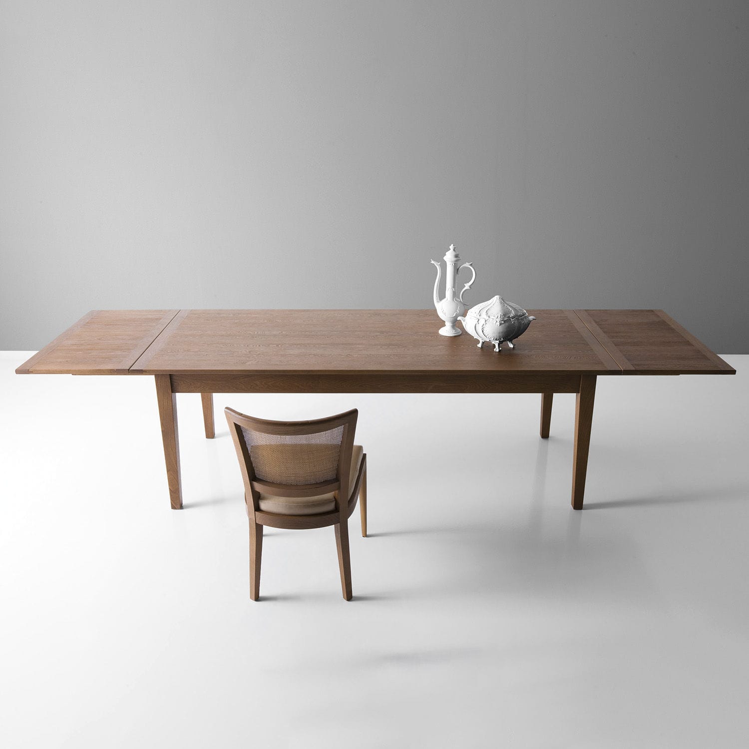 Table contemporaine - SHAKER - LANDO - en bois massif / avec piètement ...