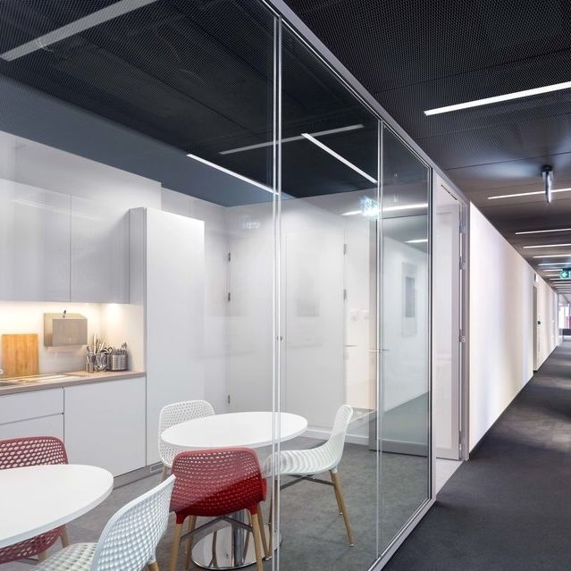 Faux-plafond en tissu - Armstrong MESH F-Clip - Knauf Ceiling Solutions ...