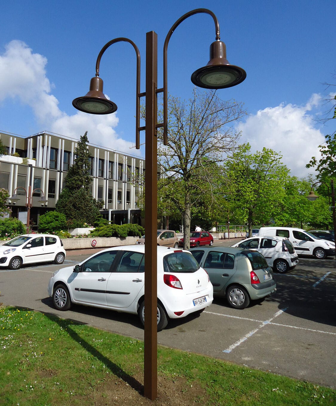 Lampadaire en aluminium - ODELIA - ECLATEC International - urbain / classique / en PMMA