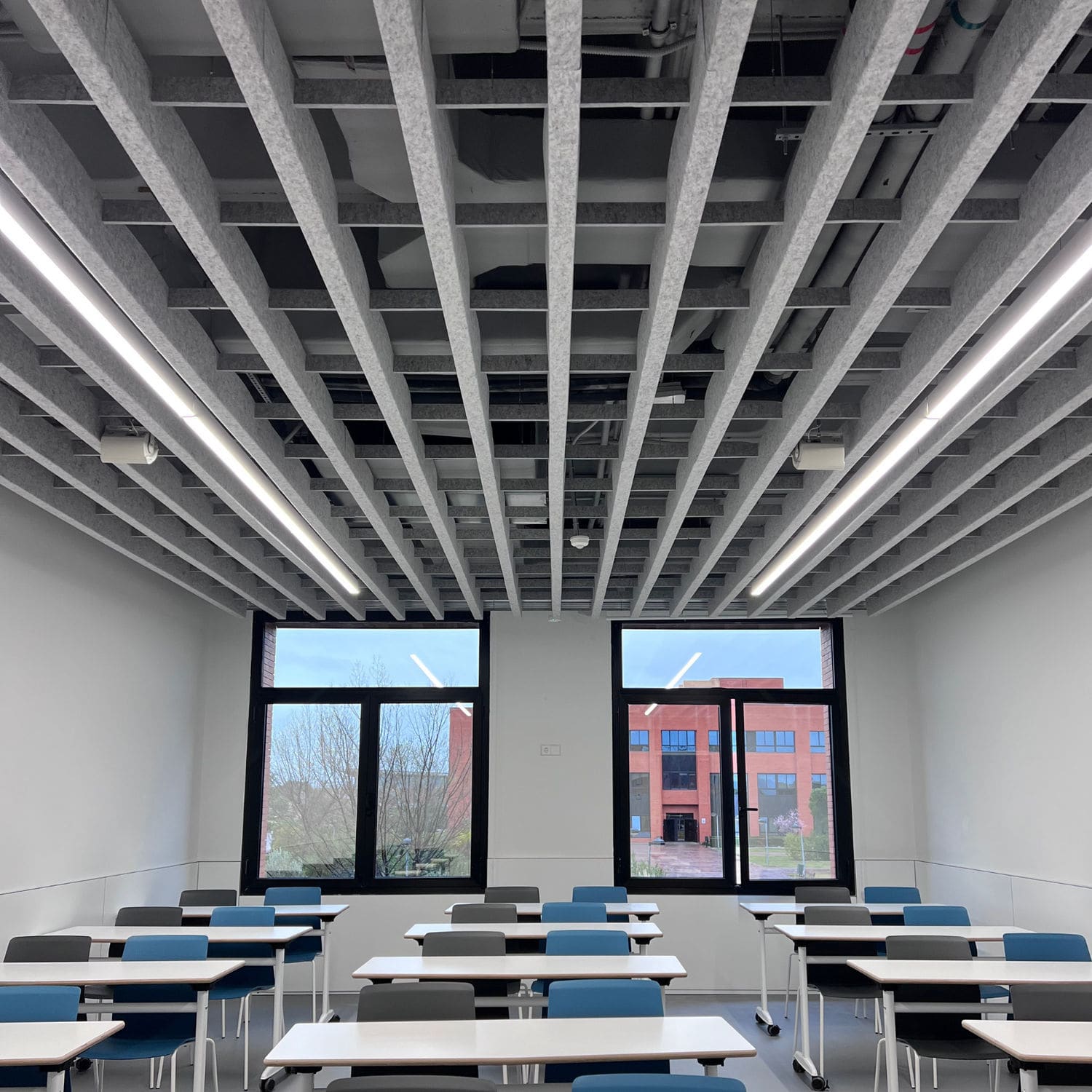 Baffle acoustique en fibre de polyester - luxinECO - ECOcero - suspendu ...