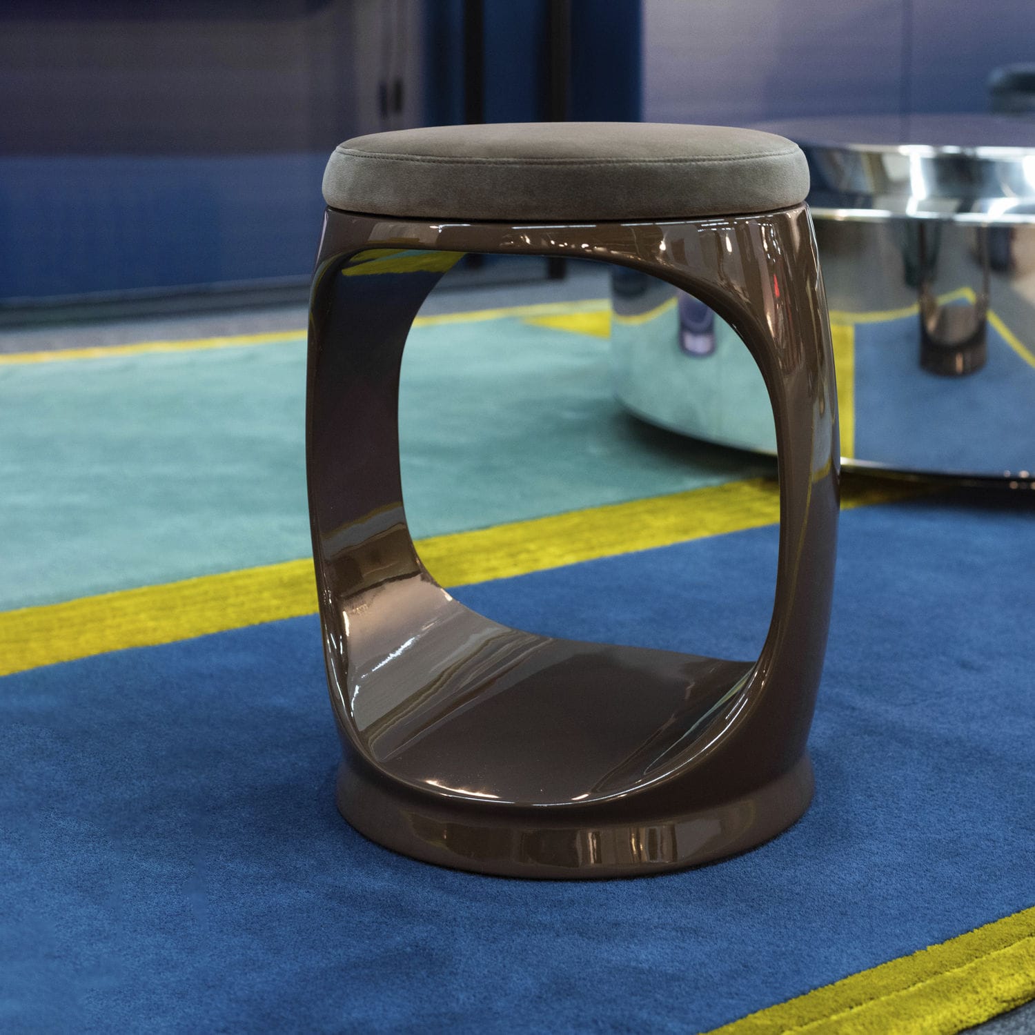 Tabouret contemporain - Signet Ring B10007 Brown - Softicated - en velours / avec piètement en ...