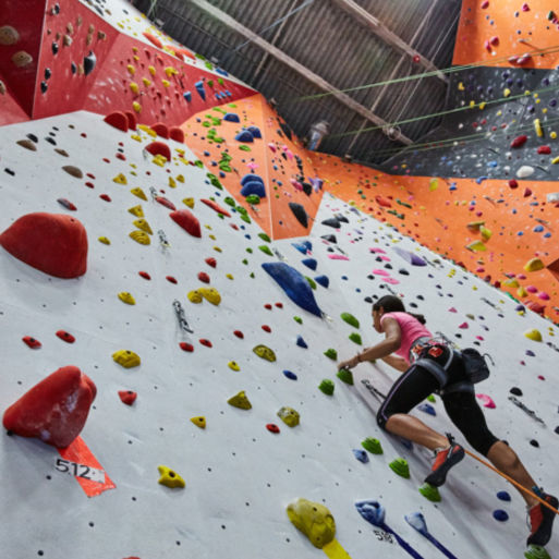 Mur d'escalade fixe - SPI Global Play - interactif / pour établissement ...