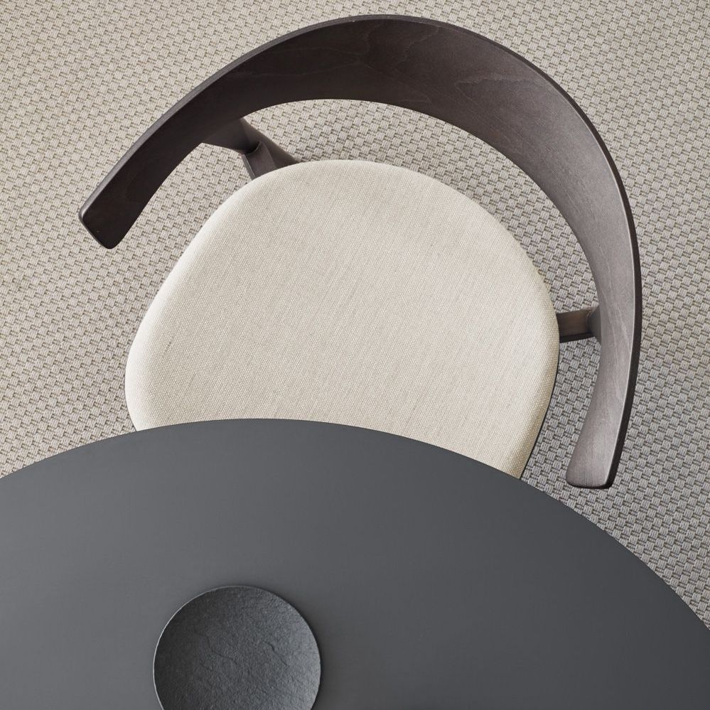 Chaise contemporaine - NIX - CAPDELL - d'intérieur / en tissu / en bois massif