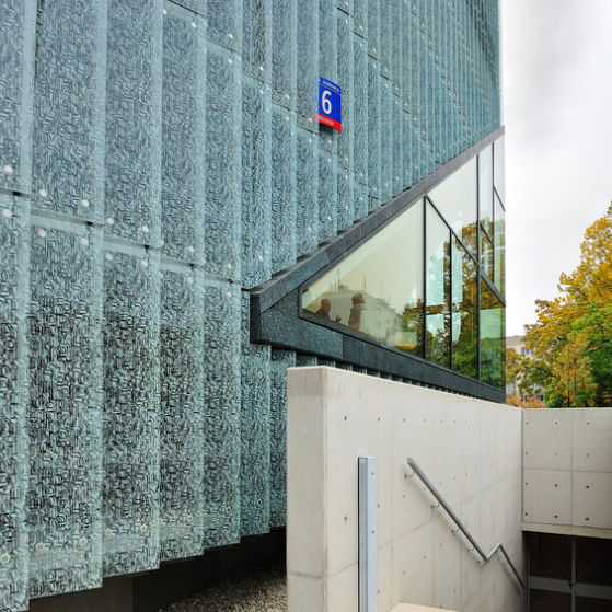 Vitrage extérieur collé VEC isolant - STRUCTURA - AGC Glass Europe