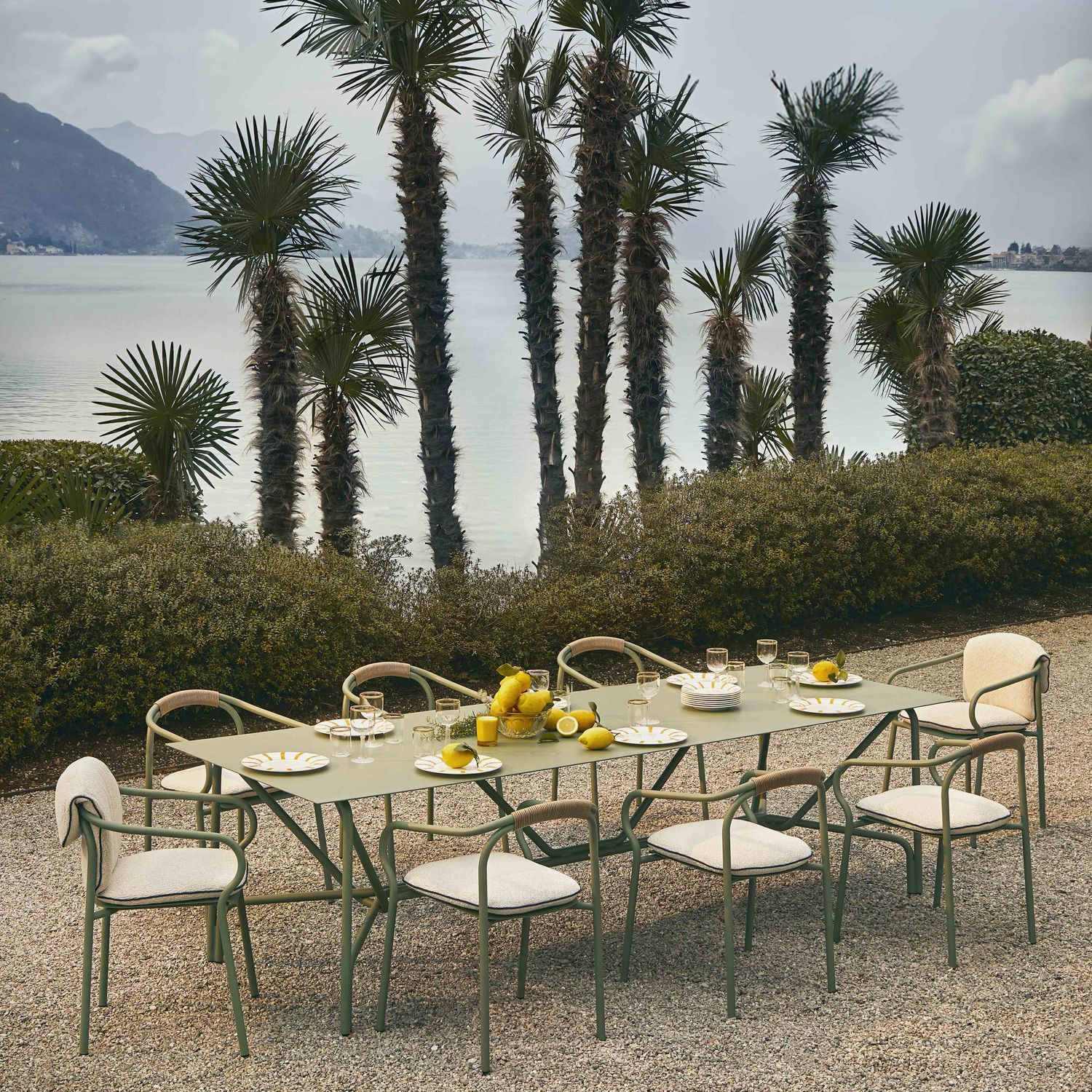 Table contemporaine - SALÒ - Unopiù - en aluminium / en grès cérame ...