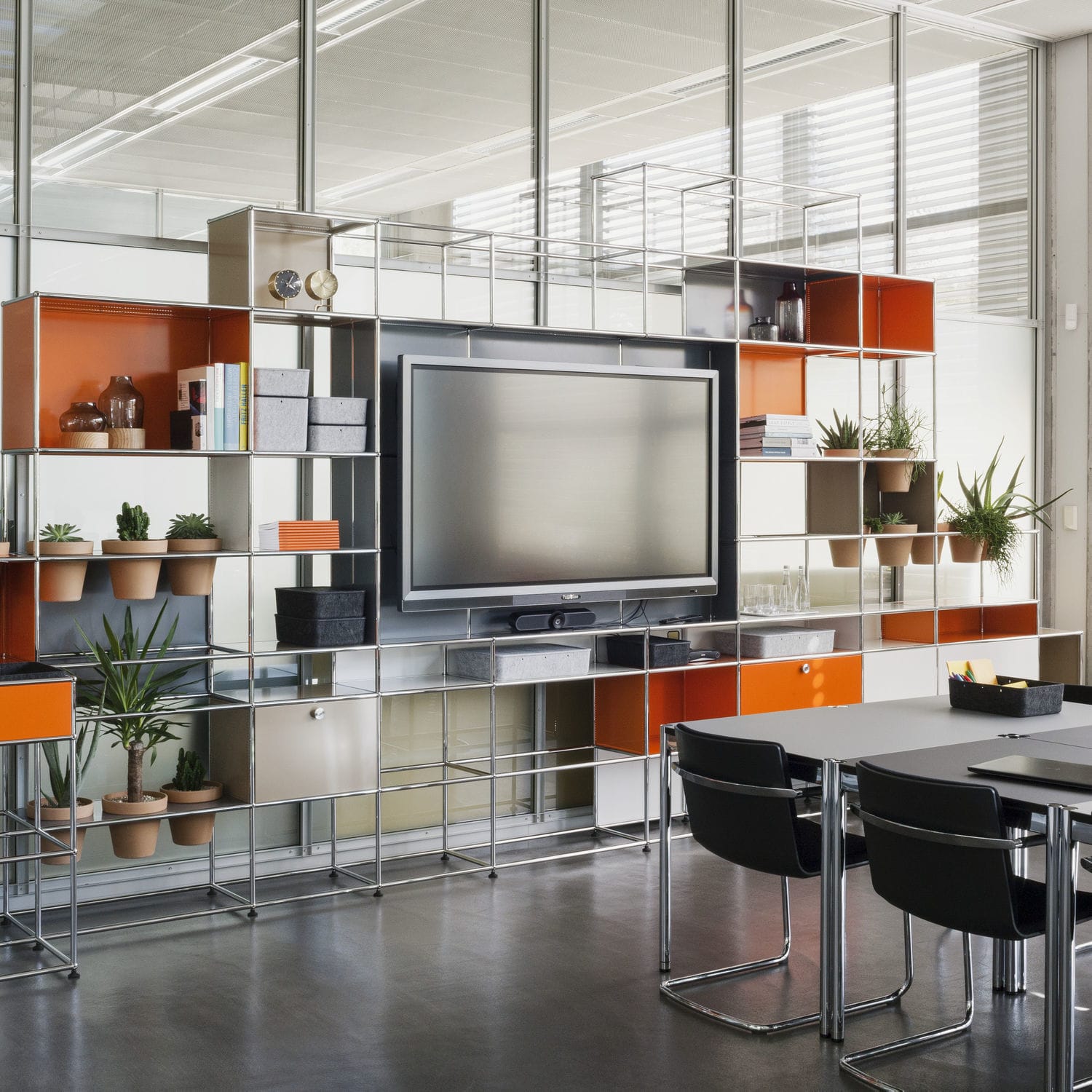 Ensemble TV mural contemporain - World of Plants for USM Haller - USM ...