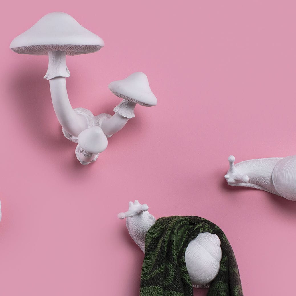 Patère design original - SELETTI - en résine / triple / individuelle