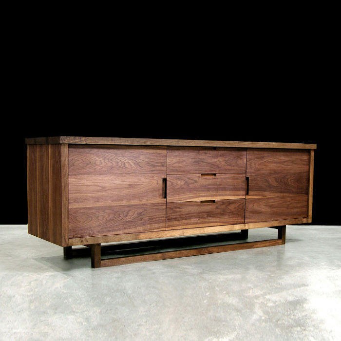 Buffet contemporain - Hudson Furniture - en noyer / en bois massif ...