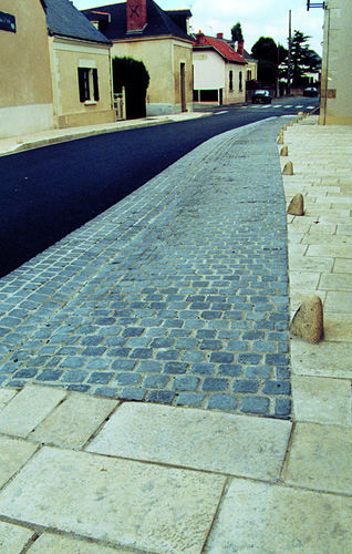 Pavé en pierre reconstituée / carrossable / pour espace public / en ...