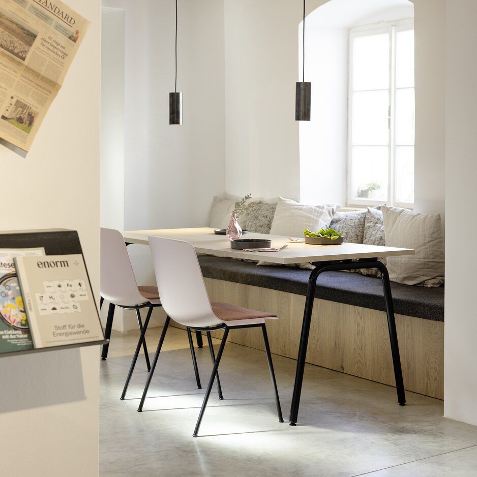 Table contemporaine - P.F.S - Wiesner Hager - en bois / avec piètement ...