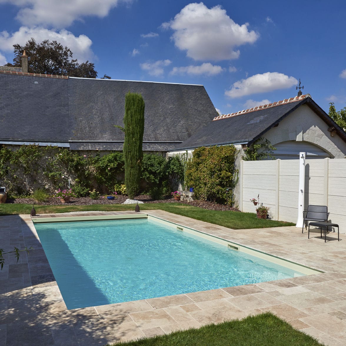 Piscine enterrée - BLOIS - PISCINES CARRE BLEU - en béton / d'extérieur