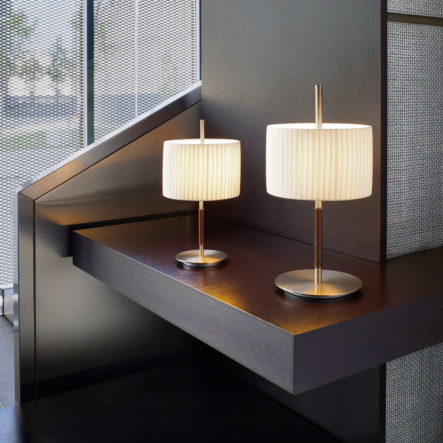 Lampe de table - DANONA - BOVER Barcelona - en méthacrylate / en cuir ...