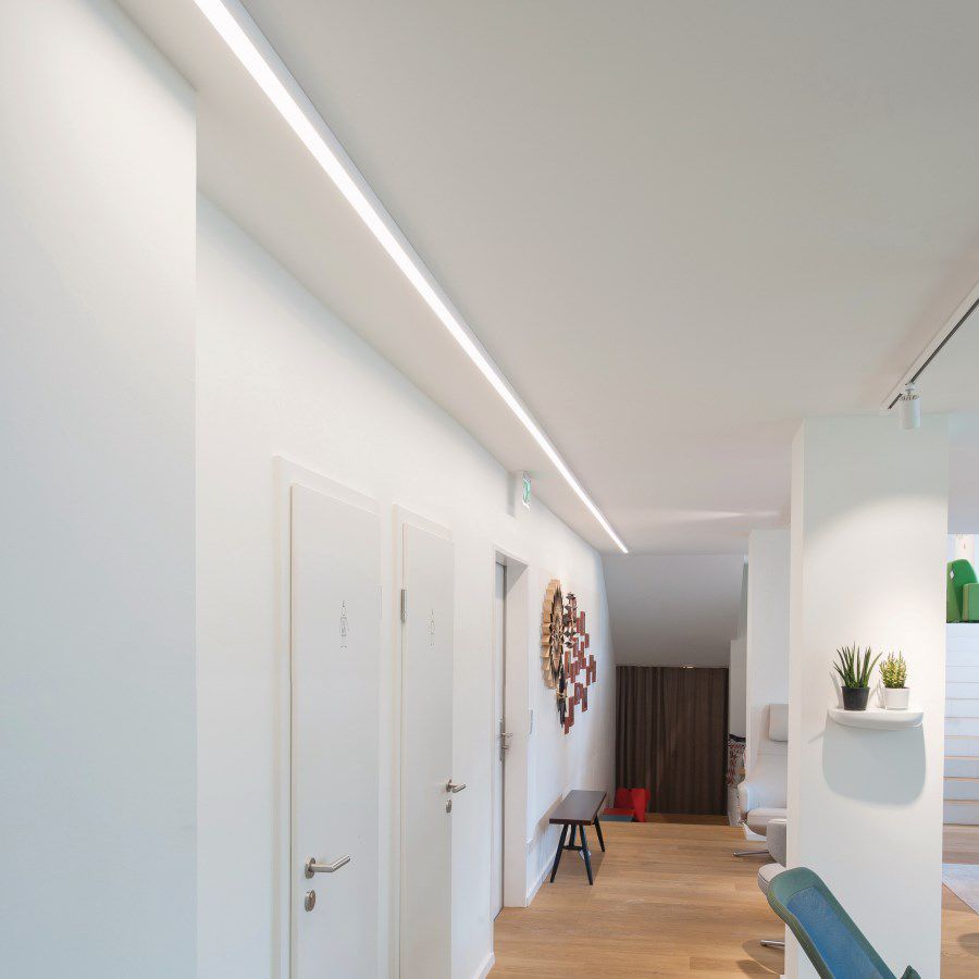 Profil éclairant au plafond - RIDE - MOLTO LUCE - à LED / dimmable ...