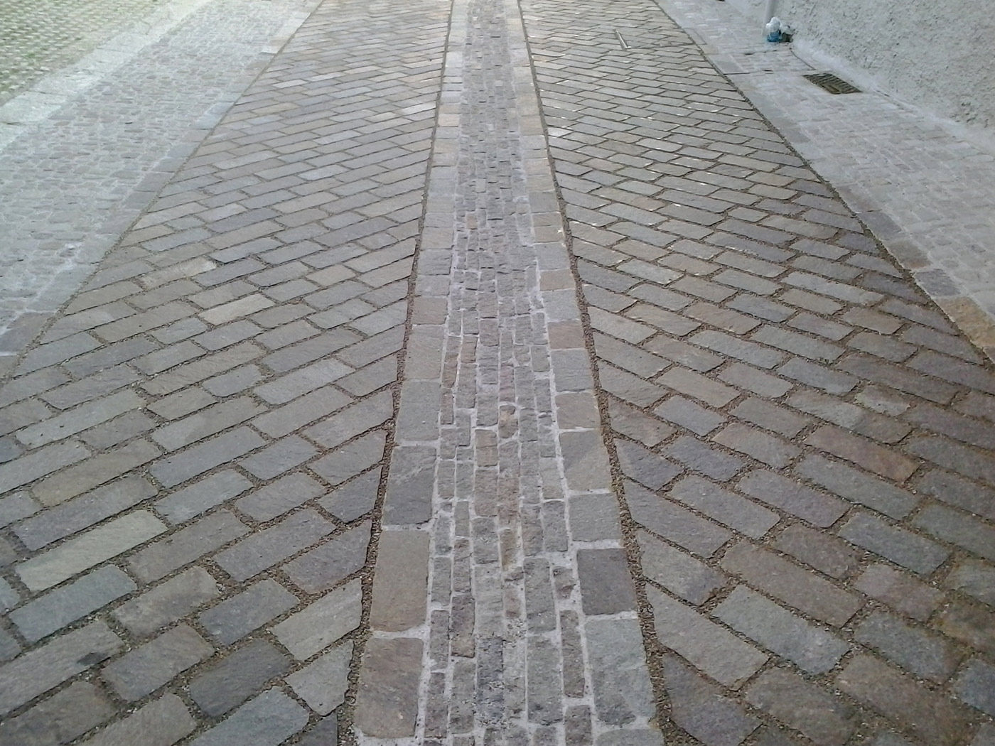 Pavé en pierre naturelle / pour piétons / mat / de terrasse - CONSORZIO ...