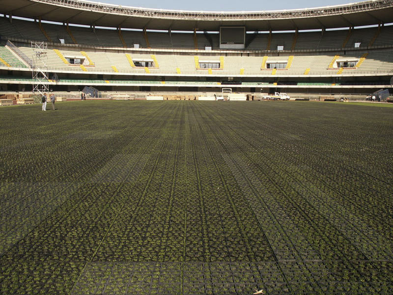 Gazon en dalles / carrossable / drainant - GEOFLOR® - GEOPLAST - Vidéos