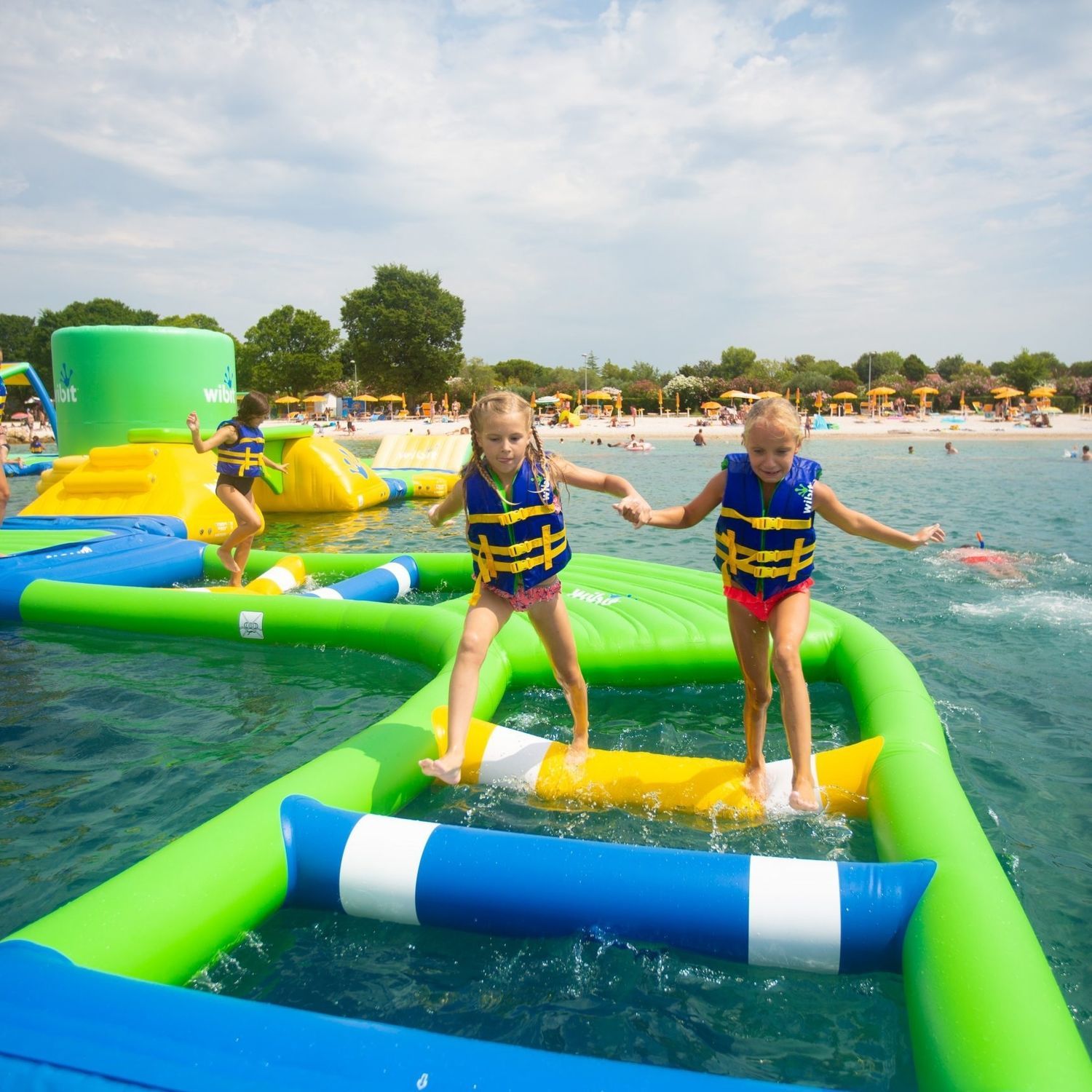 Jeu gonflable pour piscine publique - BEND - Wibit Sports