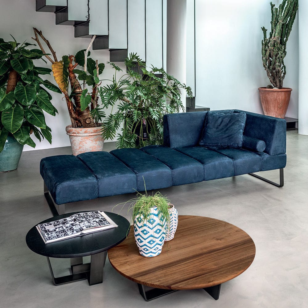 Table basse contemporaine - KOHI - Riva 1920 - en bois massif / avec piètement en fer / ronde