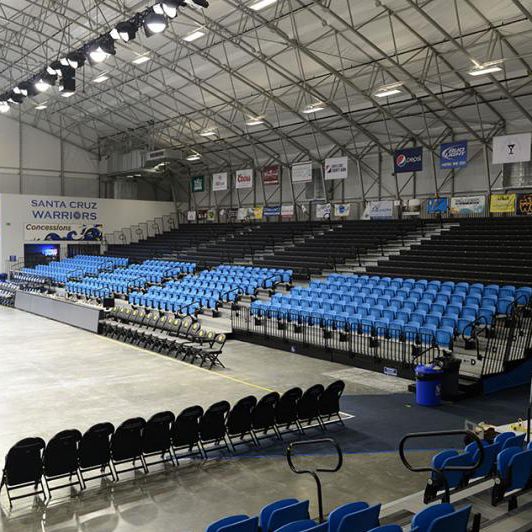 Gradin télescopique - LOW RISE PLATFORMS - Irwin Seating