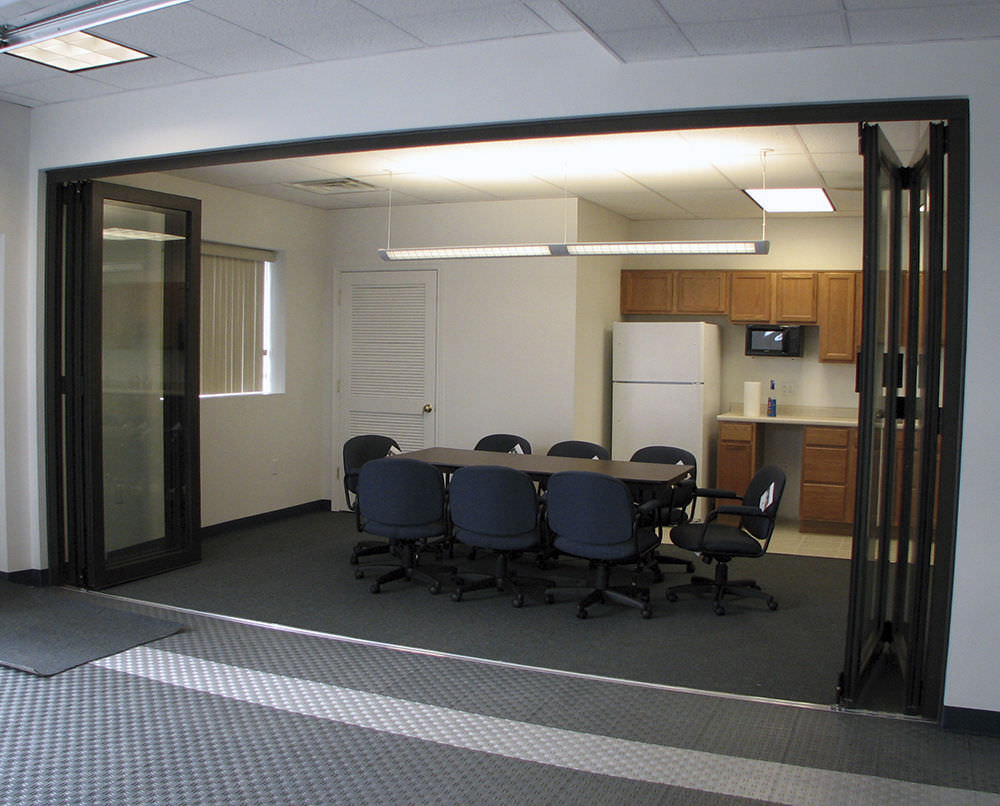 Cloison pliante - Solar Innovations, Inc. - en aluminium / professionnelle