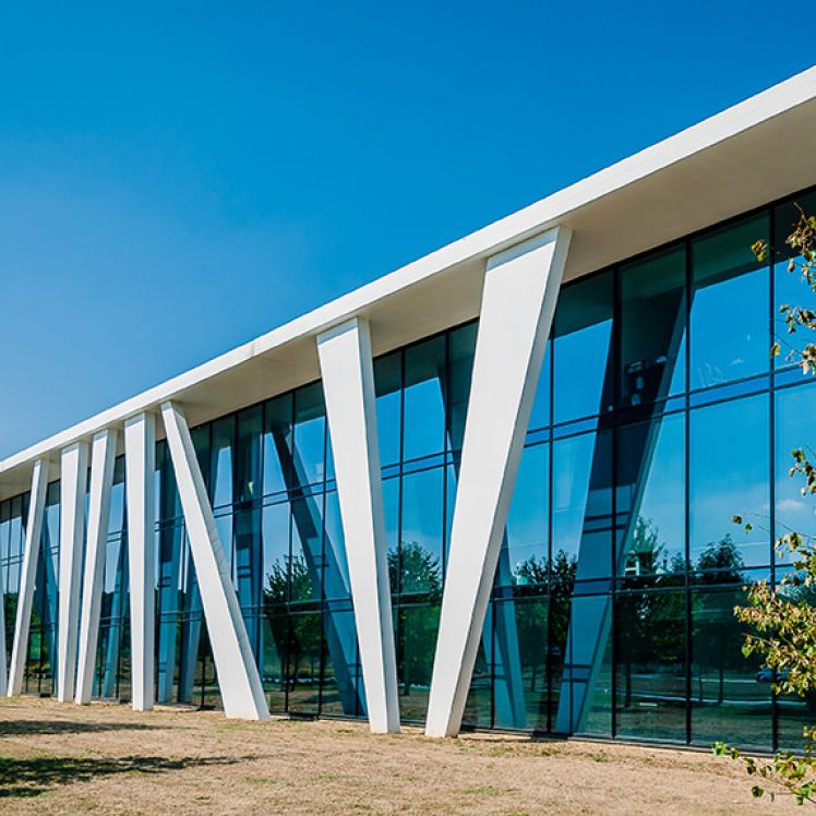 Mur-rideau en panneaux - UNIVERS® 54 - INSTALLUX - en aluminium et en ...