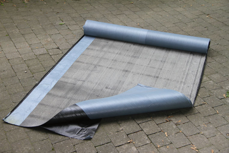 Sous-couche résiliente en rouleau / en polyester / en élastomère / avec ...