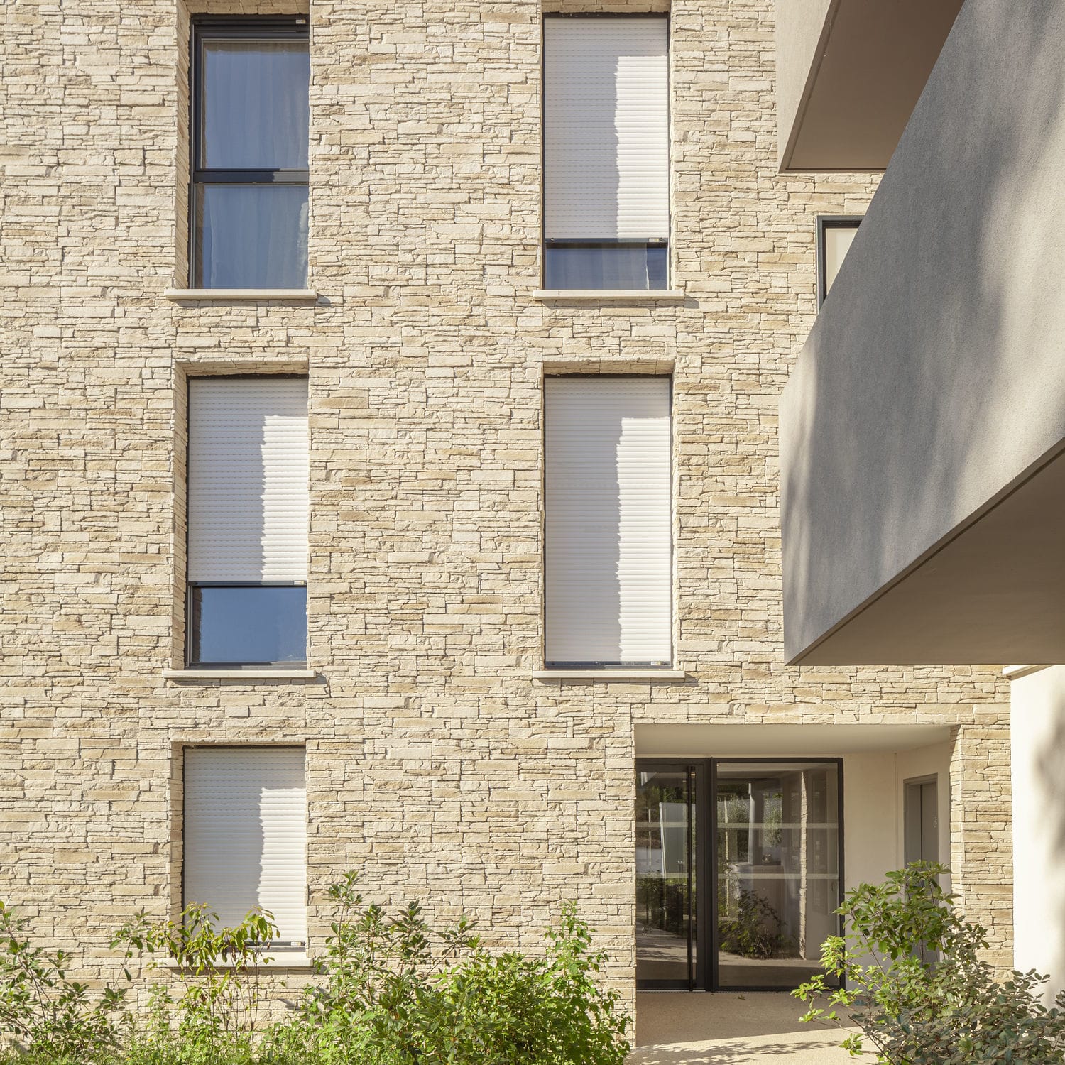 Plaquette de parement en pierre reconstituée - ROCKY MOUNTAIN NATUREL - ORSOL - intérieure ...