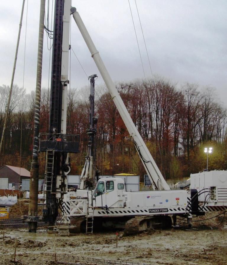 Pieu vissé / en béton / en Solid Surface / de fondation - OMEGA ...
