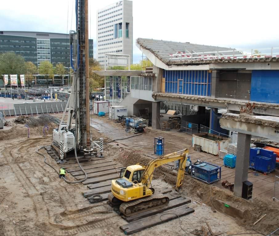 Pieu vissé / en béton / en Solid Surface / de fondation - OMEGA ...