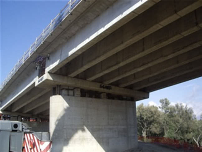 Poutre en béton armé - GRANATORE - PIGNARA - IROPO - PALMI - SEMINARA ...