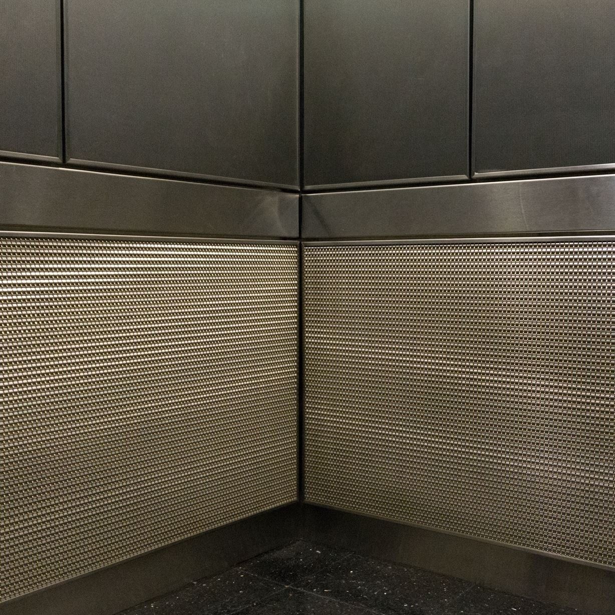 Toile métallique tissée en inox - 148 W. 24TH STREET - Cambridge ...