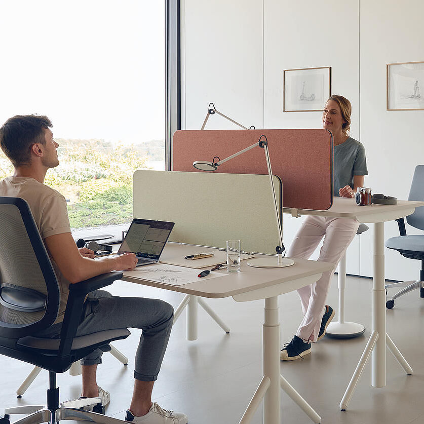 Bureau pour open space - SE:LAB E-DESK A - Sedus - sur pied / contemporain / en chêne