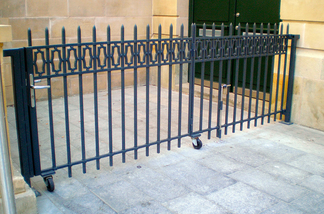 Portail pliant - Coutier Industrie - en acier / à lames / sur mesure