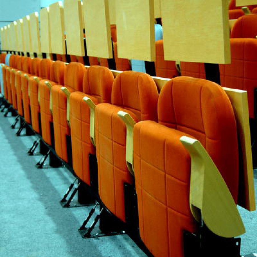 Gradin télescopique - STAND - MASTER INDUSTRIE - escamotable / droit ...